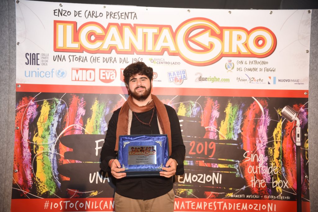 Simone Romano con "I Miei Quadri" ha vinto il Cantagiro 2019 - Agenzia ...
